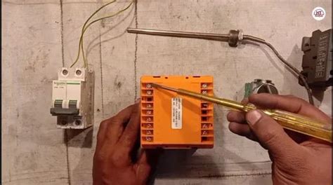 PID On Off Selec Temperature Controller At Rs In Palakkad ID