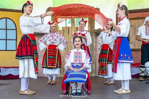 Жители и гости на Враца бяха част от Северняшката сватба снимки