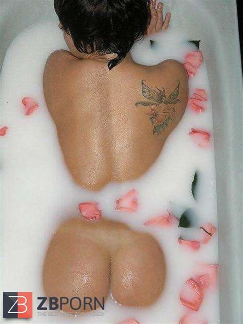 Brief Haired Dark Haired Inexperienced With Good Assets Zb Porn