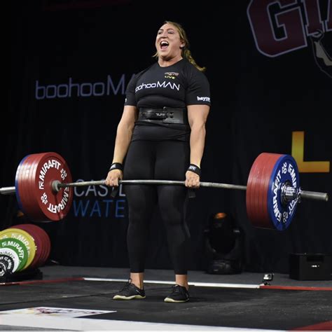 Lucy Underdown Deadlifts 700lbs For A New Deadlift World Record
