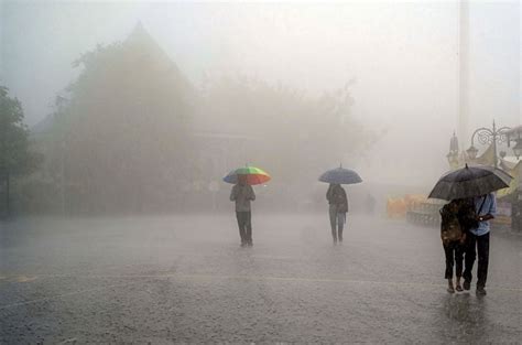 Imd Issues Heavy Rainfall Warning For Mumbai And Pune Detailed Weather