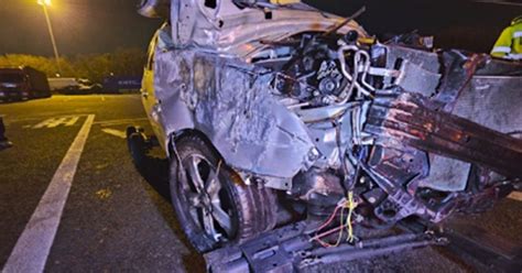 사고로 고속도로에 누워있던 남성 1톤 화물차에 치여