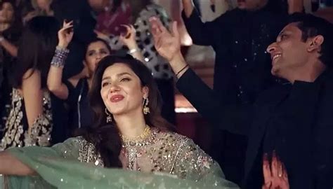 Hum Style Awards Mahira Khan Gushes Over Her Husbands Unscripted
