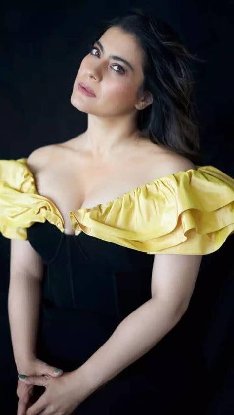 Ufff Watch Now How Horny Milf Kajol Showing Her Jiggly Butt Huge