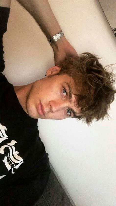 Messy Hair Boy Brown Hair Boy Messy Haircut Haircuts For Men Men