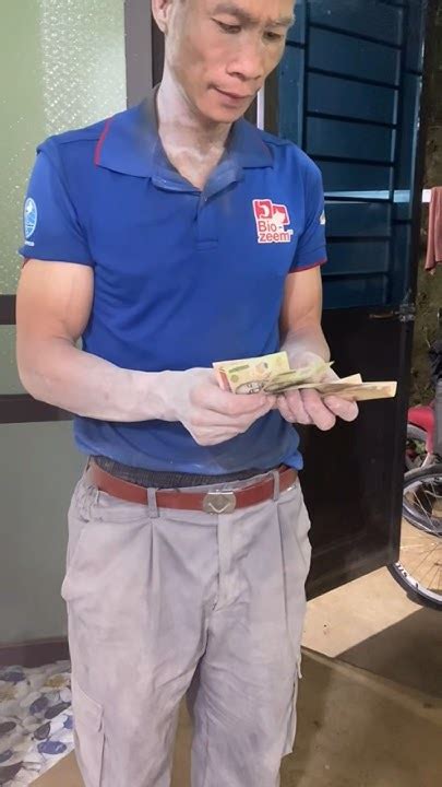 我从早到晚上班，但我丈夫做的第一件事一份需要大量健康和汗水的工作，但这一切都是因为妻子和孩子非常爱她的丈夫 Youtube