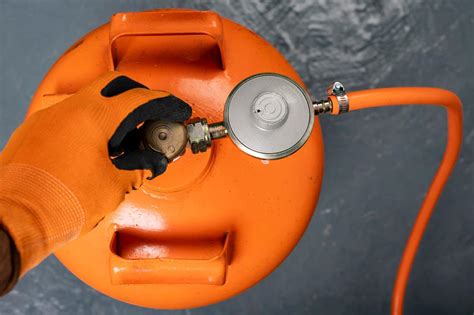 Easy Tips To Remove Gas Pipe From Regulator OFF