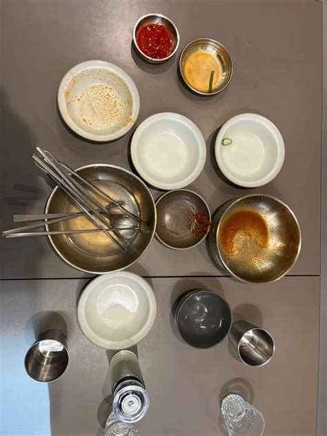 18년 동안 쉬지 않고 식당 운영 중인 평양냉면 오너 셰프야~ 경기 불황 침체 환율 끊임없이 불안하게 하지만 98년 11월 식당에서 처음 일했을 때도 2007년 내