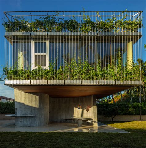 Christian Wassmann Uses Suns Path To Shape Miami Bungalow Extension