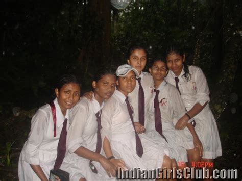 Sex Lankan Hot School Girls