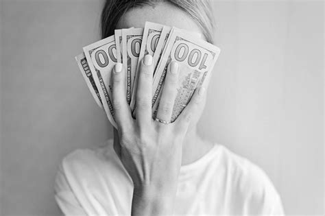 Приложимост на правата за защита на потребителите към търговци