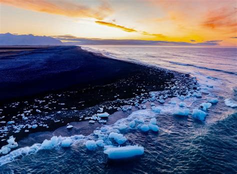 【冰島】雷尼斯黑沙灘 Reynisfjara Beach｜黑沙灘成因、六邊型玄武岩柱 莫務正業
