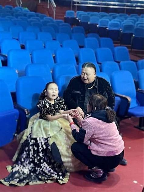 АЖ C Батсүхийн анхны эмэгтэй шавь ТАС МН