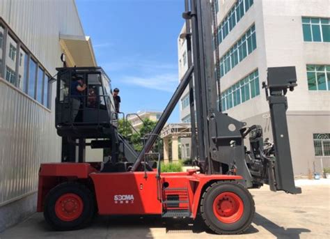 중국 사용자 정의 45 톤 리치 스태커 제조 업체 및 공장 Socma