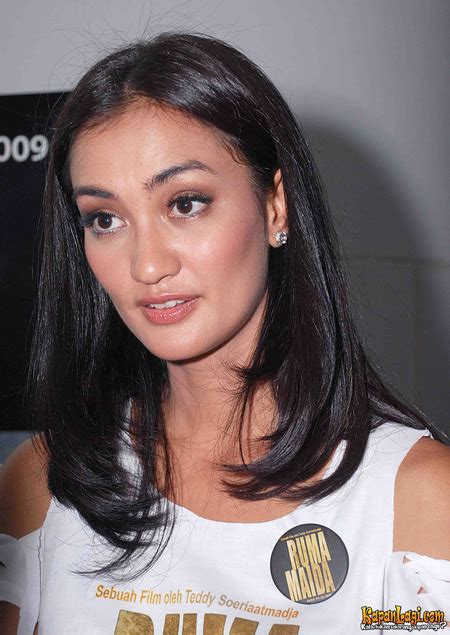 Dhatz Pe Blog Atiqah Hasiholan Cantik N Sexy Plus