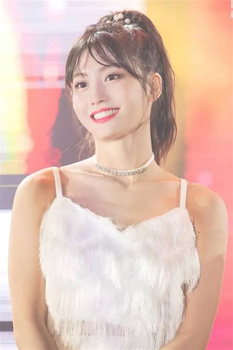 Precious Momo Scrolller