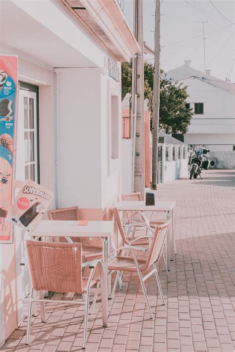 무료 이미지 담홍색 재산 가구 표 방 집 건물 의자 건축물 부동산 인테리어 디자인 아파트 레스토랑 휴가 주거 지역 바닥 창문 현관