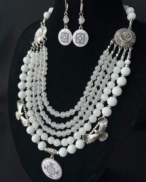 🪡🧵Мікровишивка🧵🪡 Намисто ручної роботи з натурального оніксу Кулон та сережки з мікровишивкою