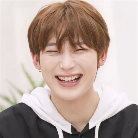 Pin By Z0mb13 1han Glazer On Kim Sunoo Is That You Smile Icon