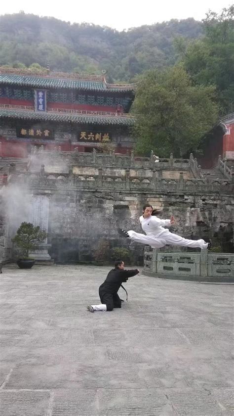 中國武術六段，世界武術節獲拳、劍冠軍，武當功夫傳人行雲風 每日頭條