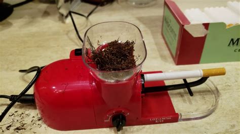 Машинка для набивки сигаретных гильз табаком. - YouTube