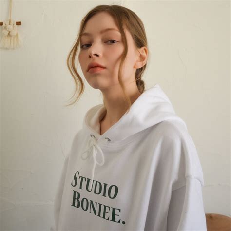 로고 타이포logo Typo 오버 후드 티셔츠 화이트 감도 깊은 취향 셀렉트샵 29cm