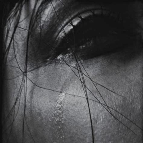 مجموعه ای از ۱۵ عکس چشم گریان دختر و پسر برای پروفایل ستاره