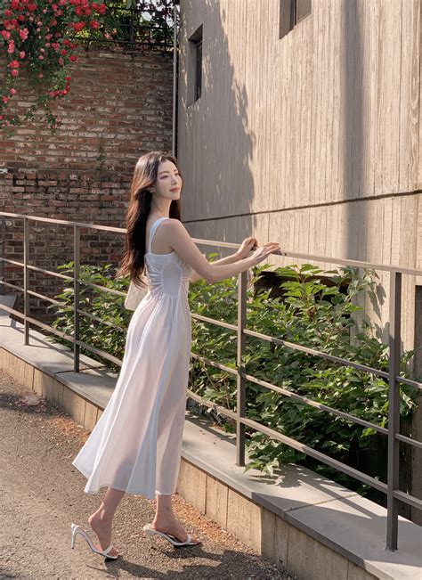 하이클래식 니쥬 휴가룩 스퀘어넥 셔링 플레어 A라인 슬림핏 나시 민소매 뷔스티에 롱 원피스