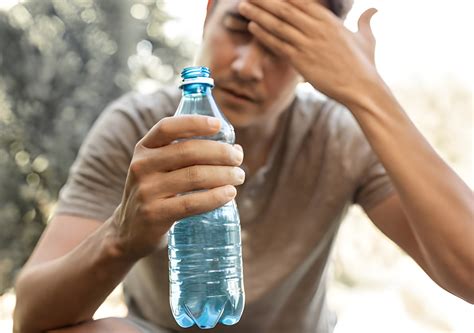 Signs And Symptoms Of Dehydration In Younger Adults What Men And Women