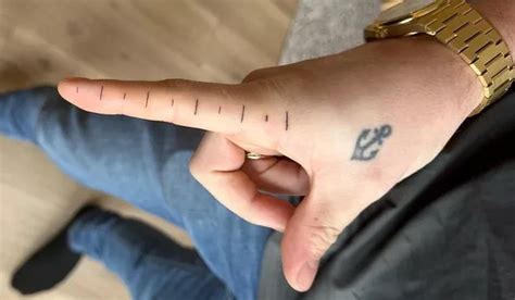 Man Gets Genius Tattoo Of Ruler On His Index Finger To Help Him