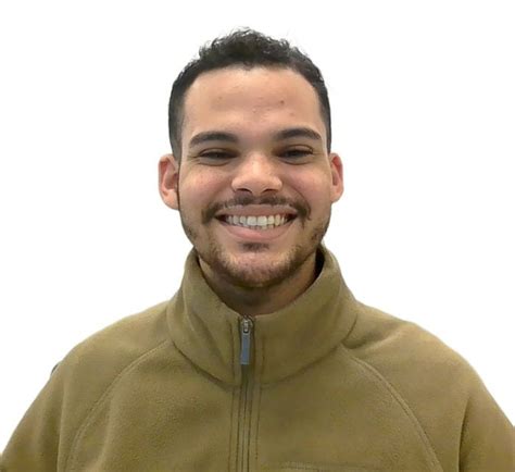 Isaque Ferreira Medium