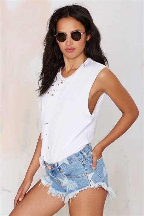 Camila Costa Picture