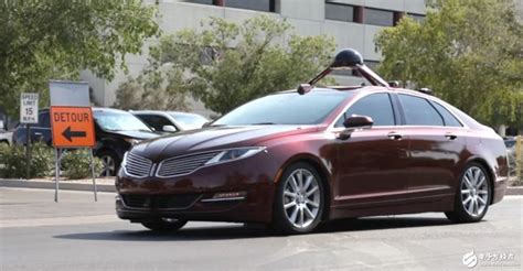 一辆无人驾驶汽车 关键在人工智能 微波EDA网