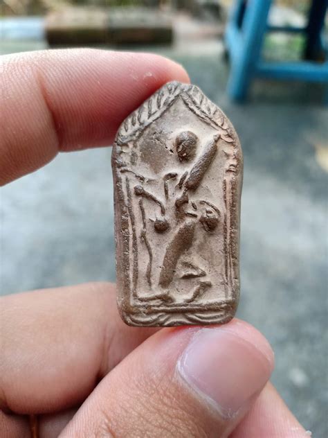 หลวงพ่อกวย วัดโฆสิตาราม ชัยนาท สิวลีห้าเหลี่ยมหลังยันต์มหาเสน่ห์