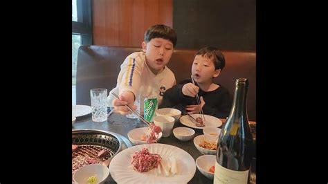 내 아들들은 내가 만든 맛있는 음식을 먹을 때마다 항상 행복해해요 Youtube