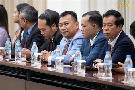 អ្នកឧកញ៉ា ឧកញ៉ា ម្ចាស់សាលាល្បីៗ អញ្ជើញចូលជួបសំណេះសំណាលជាមួយសម្តេចធិបតី ហ៊ុន ម៉ាណែត