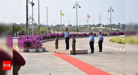 Maintainence Command Chief Visits Sainik School Nagpur News Times