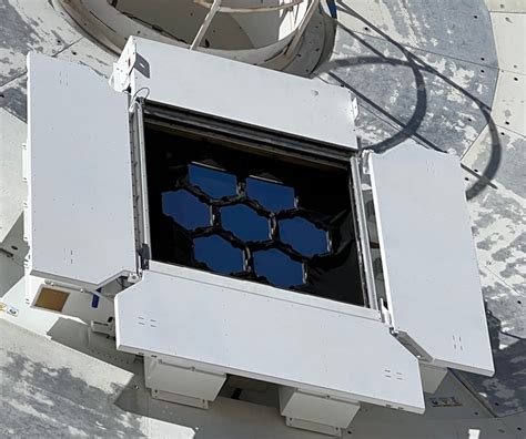 Dsns Experimental Hybrid Antenna Tracks Dsocs Laser Downlink Nasa Jet Propulsion Laboratory