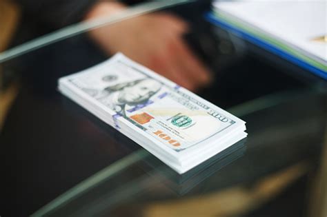 뇌물 수 수 개념입니다 부패 기업 비즈니스 간첩 불법 개념 경제에 대한 스톡 사진 및 기타 이미지 경제 계약서 금융 Istock