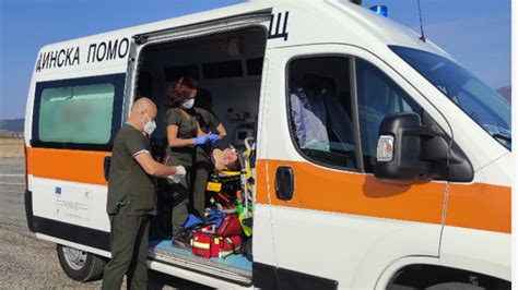 Катастрофа в „Меден рудник“ кола се удари в дърво Закон и ред