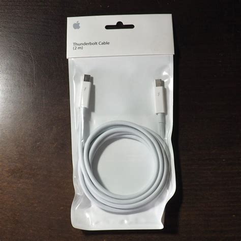 アップル純正 Thunderbolt2 Cable 2m 新品 A1410 By メルカリ