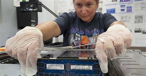 Ibm Introduces New Powerful Mainframe Computer Cbs News