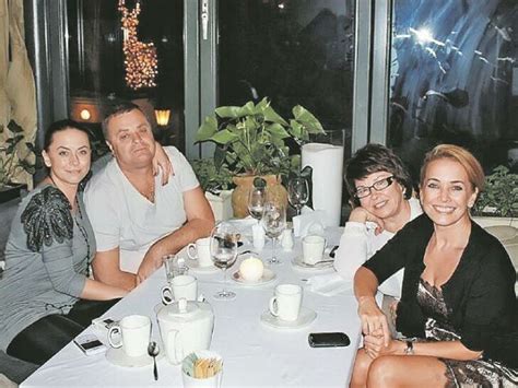 Поняла что умирает сестра озвучила последнюю просьбу Жанны Фриске Секреты звёзд