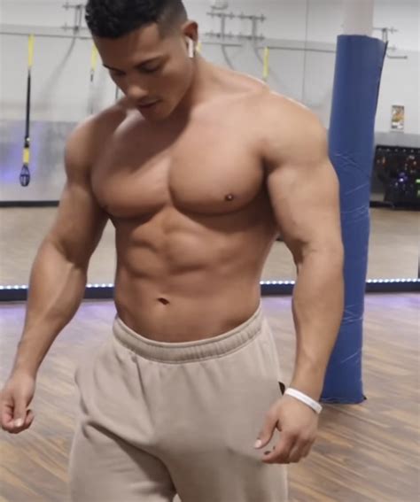 Muscle Guy On Twitter Rt Musclesf Hunky Sexy