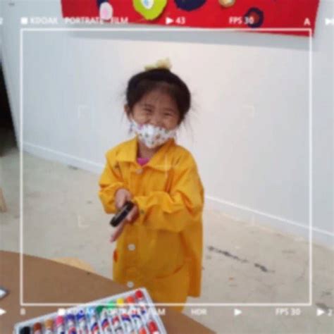 미술과 표현 아이들 그림은 생각을 반영함으로써 그림그리기는 아이들 자발적으로 생각하는 최고의 수단이다 그러므로 아동화는 그는 방법보다 내용이 더 중요하다특히 말과 글이