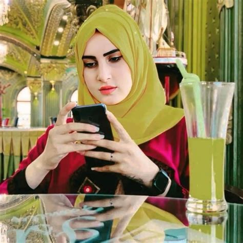 نیلوفر رحمانی Facebook