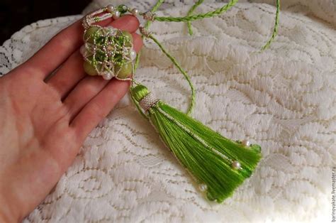 Кулон Сотуар с кистью Май в интернет магазине на Ярмарке Мастеров Санкт Петербург доставка