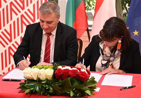 Ректорът подписа меморандум със Стопанската камара на Австрия в присъствието на вицепрезидента