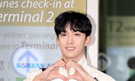 스포키 Mhn포토 세븐틴 도겸 하트 잘 만드는 남자
