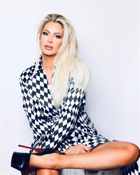 Hot Maryse Mizanin Photos Wwe Fans Need To See